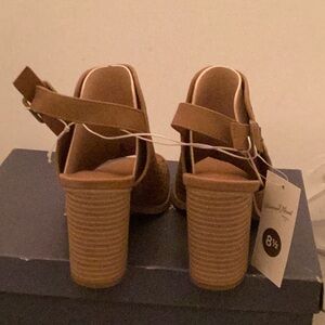 Universal Thread | Shoes | Nwt Universal Thread Faux Leather Cognac ...